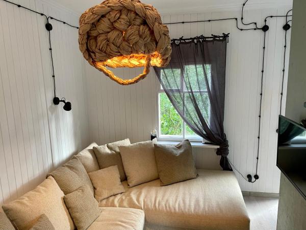 Moss And Pines By The Sea With Private Parking - Lettland