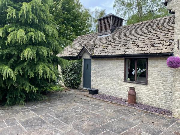 Nethercote Cottage, Kingsize Bed, Seven Springs Cottages - Cotswolds
