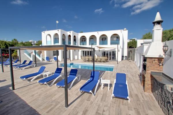 Magnificent Villa El Palacete Sleeps 20 - Arrecife