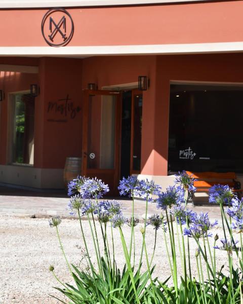 Mestizo Hotel - Independence