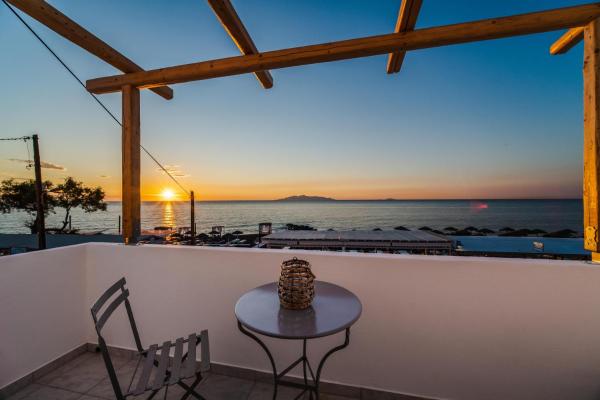 Aroma Azalea Studios & Apartments - Santorin