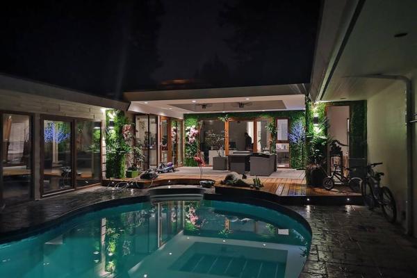 Lux White Rock Pool House Waterfront Resortlike - Surrey