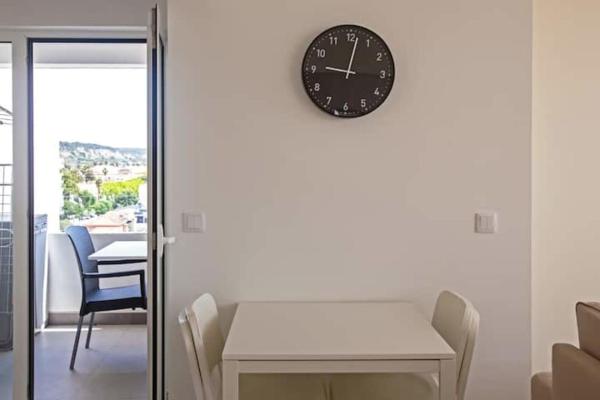 Magnificent 1 Bedroom Apartment With Views Over The Ocean - Costa de Caparica