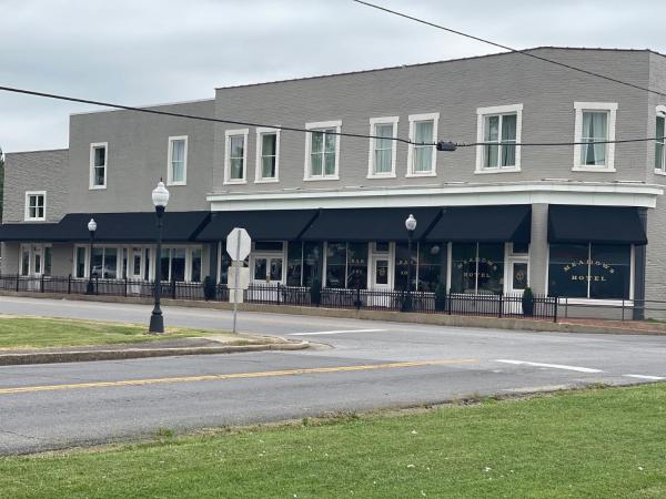 Meadows Hotel - Union City, TN