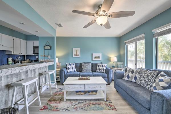 Panama City Condo W/ Balcony & Pool, Walk To Beach - Panama City, FL