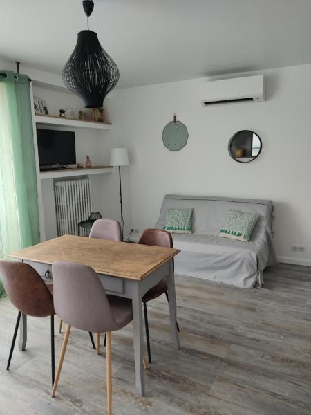 Appartement Climatisé Avec Balcon,wifi, Proche Remparts - Villeneuve-lès-Avignon