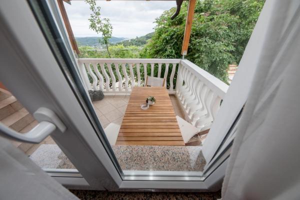 Apartment In Mundanije With Seaview, Terrace, Air Condition, Wifi (3748-4) - Rab