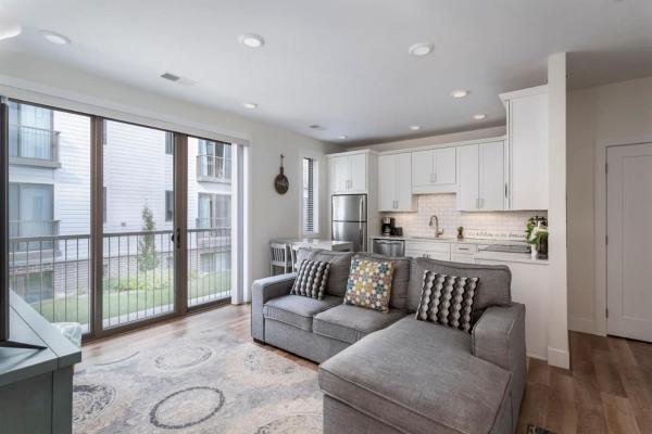 Capri 106 In The Heart Of Downtown Traverse City - Traverse City, MI