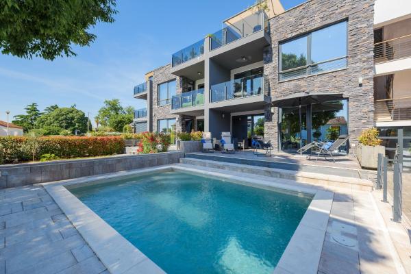 Apartment Monika With Private Pool In Porec - Poreč