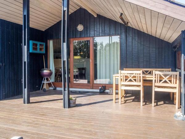 6 Person Holiday Home In Fan - Denmark