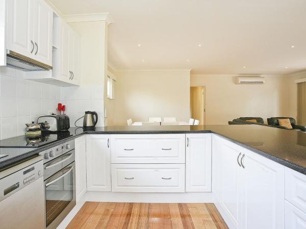 Boston Beach House 46 - Torquay