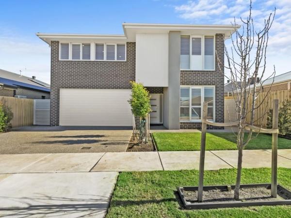 Everlasting Holiday 11 - Torquay