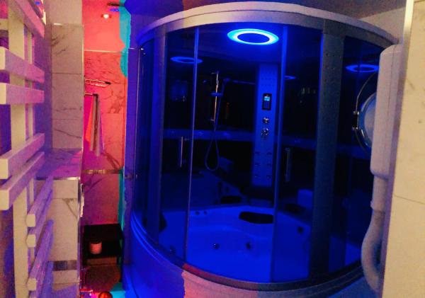 Parisa Suite - Rom