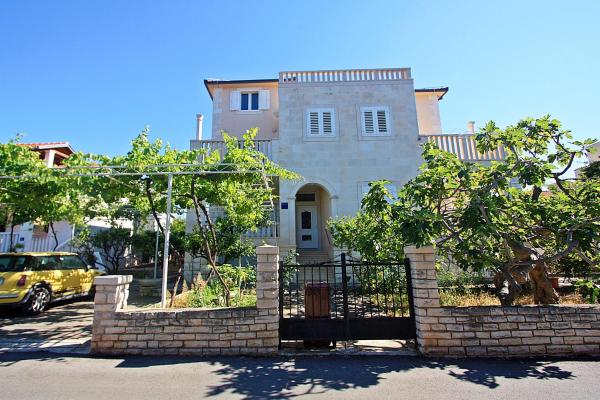 Apartments Ella - Brač