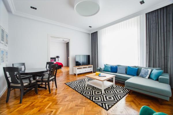 Spacious Riverviews Apartment Near Piata Unirii - Oradea
