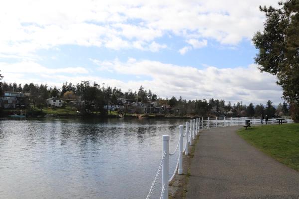 Victoria Gorge Waterway Vacation Home - Saanich