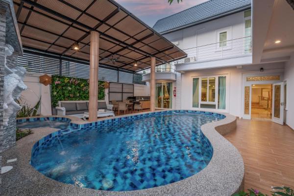 Sabai Pool Villa 12-15 Persons 6br, Sauna, Pool Table, Karaoke, Bbq - Pattaya