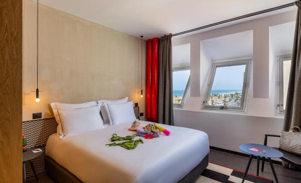 Brut Seafront Hotel By Sunday - Tel Aviv-Yafo