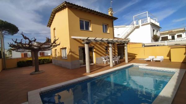 Magnolia L'escala 2, Casa Con Piscina Y Barbacoa A 100m De La Playa - Sant Pere Pescador