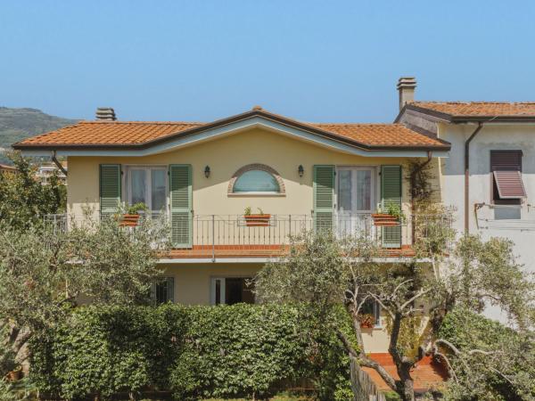 Holiday Home Giuliana By Interhome - Marina di Massa