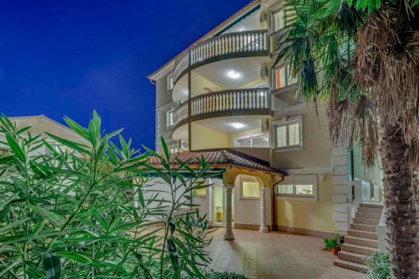 Apartment In Croatia Near Sea Beach & Pool - Croatia