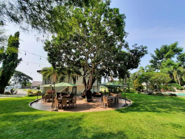 Estancia De Lorenzo Tarlac - Capas