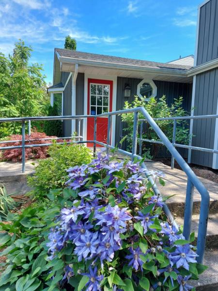 Lovely Getaway Cottage, Walk To Downtown, Free Wifi\/grill\/netflix - Niagara-on-the-Lake