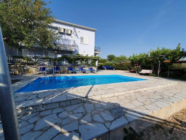 Apartments Jerine - Pirovac