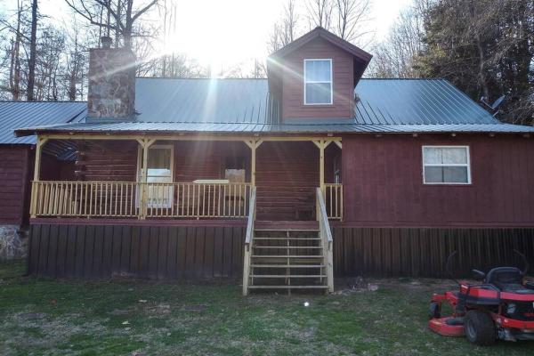 Hoot Nanny's Rustic Cabin On Mossy Creek - Cleveland, GA