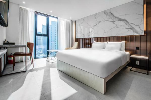 Hotel The Castle Bangi 2nd - Seoul