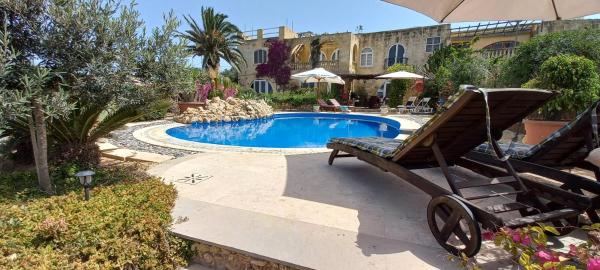 Dar Ta' Xmun - Idyllic Farmhouse With Pool, Garden, Seaview & Sunset - Malta