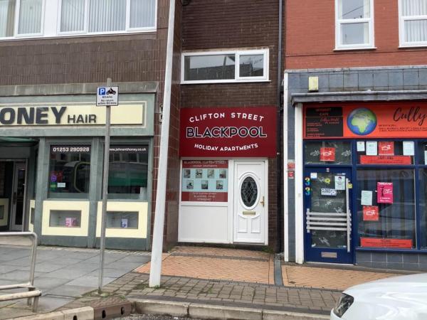 Blackpool Clifton Street Holiday Apartments - Lytham St Annes