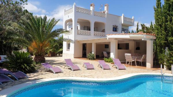 Near The Beach, 8 Bedrooms, Sleeps 22, Jacuzzi, Full Ac, Bbq, 2 Kitchens, 2 Dishwashers, Fast Internet, Ping Pong, Cars Not Necessary - L’Ametlla de Mar