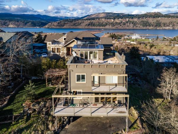 Hazel House Home - Hood River, OR