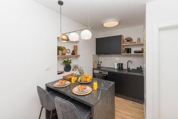 Studio Apartment Bianco, Near Beach, Free Parking, Wi-fi - Tučepi