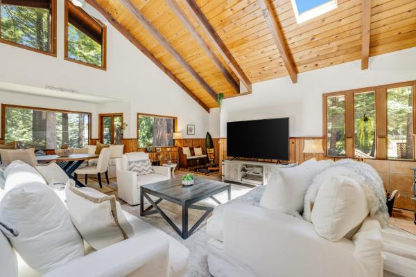 Surfwood Getaway - Mendocino, CA