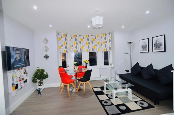 Charming 2 Bed 2 Bath Flat & Parking By Cozynest - Caversham - Reading