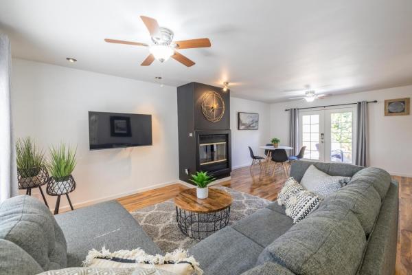 Scottsdale Orange Blossom Townhouse - Scottsdale, AZ