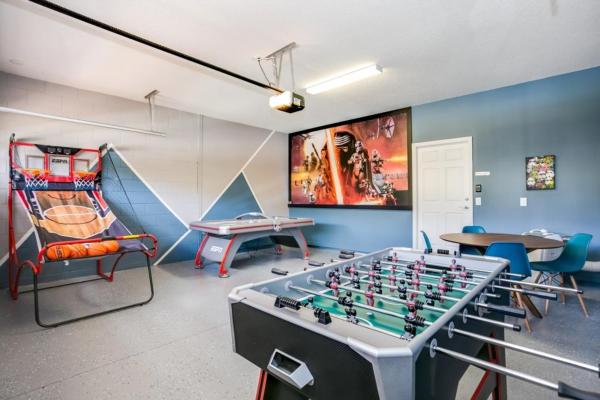 Saltwater Pool Private Pool Luxury Home! Home - Four Corners, FL