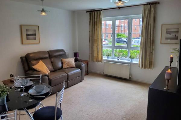 Stylish 2 Bed 2 Bathroom Apartment For Up To 5 - Royal Leamington Spa
