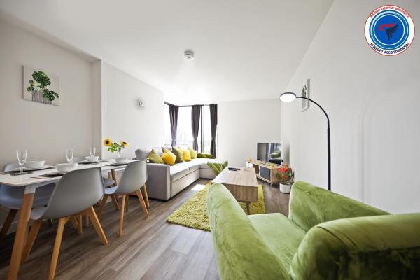 65 Percent Off - Long Stays - Premium Executive Apartments - Sheraton View - City Centre - For Families , Business, Leisure & Relocations - Free Wifi - Birmingham