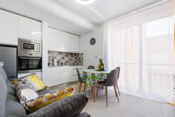 Amarillo Soleado - La Mata