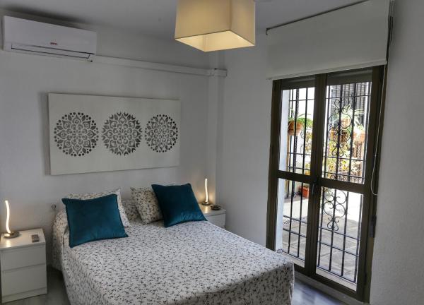 Calle San Basilio - Patios. Aparcamiento Gratis - Córdoba