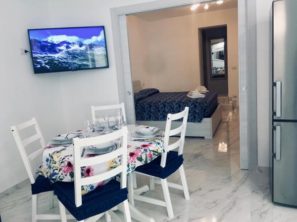 The Cove 1.3km From Beach - Minturno