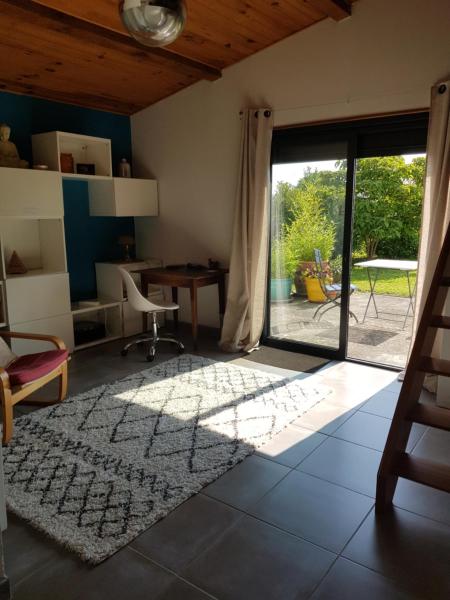 Chambre Avec Salle De Bains Privative - Charente
