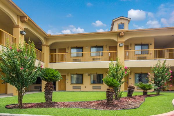 Americas Best Value Inn & Suites Tomball - The Woodlands, TX