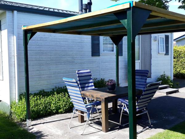 Pet Free Chalet With Green Garden In Friesland - Frisia