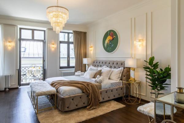 Holt Old Town Luxury Suites With Balcony - Bucharest