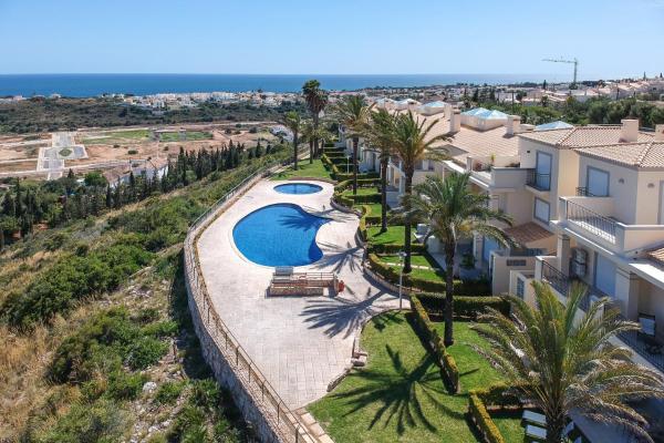 Casa Coral | 3 Bedrooms | Great Views | Modern - Albufeira
