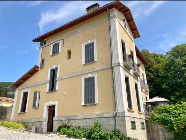 Charmant Appartement Dans Joli Village D’annot - Annot